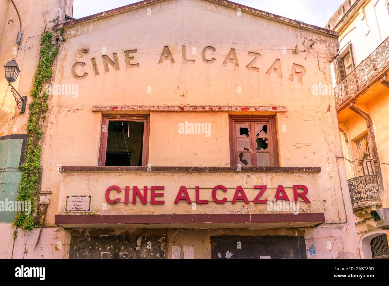Cine alcazar hi-res stock photography and images - Alamy