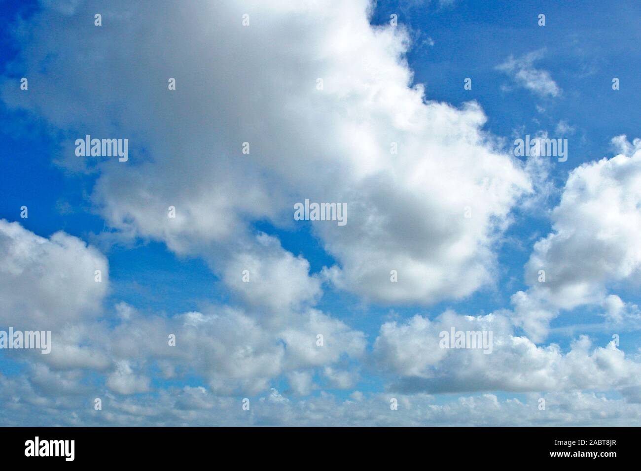 Wolken am Himmel Stock Photo - Alamy