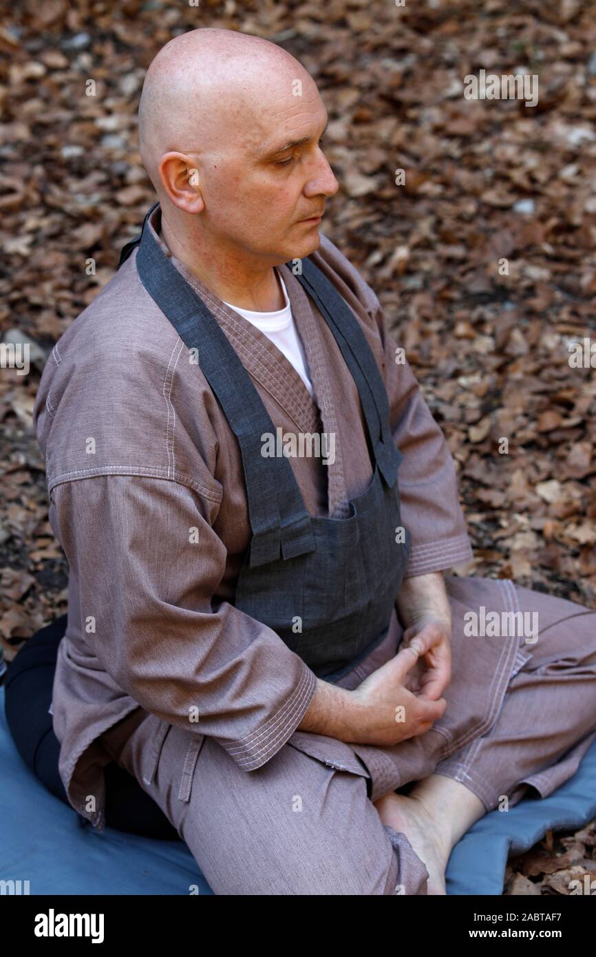 Zen sesshin (retreat) in Tamie, France. Zazen meditation Stock Photo ...