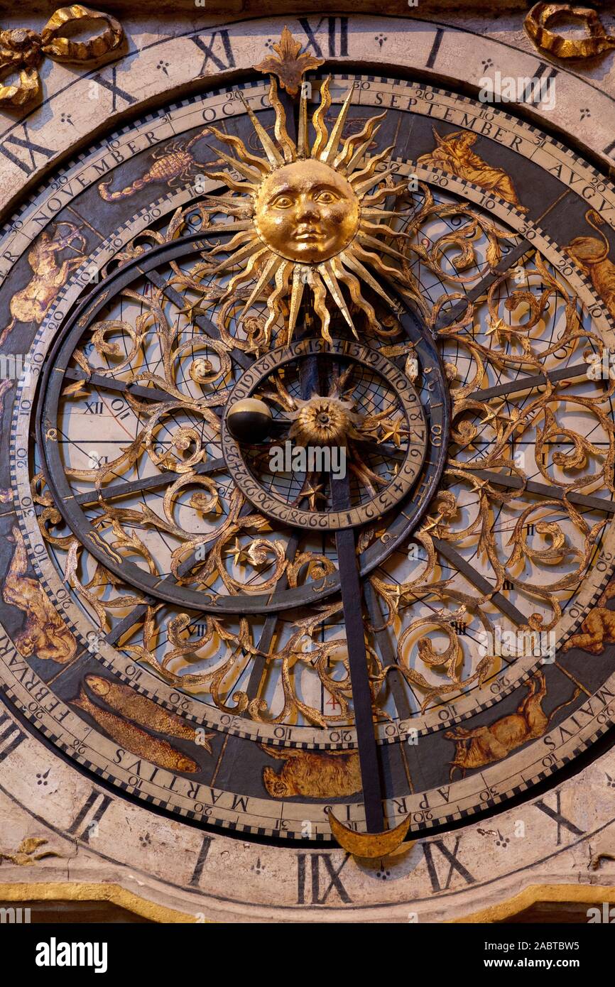 Lyon clock hi-res stock photography and images - Alamy