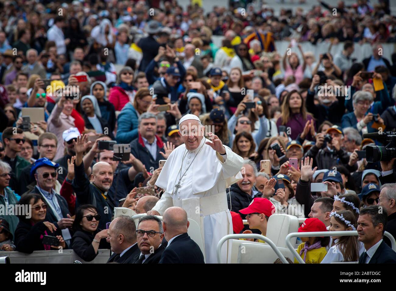 Pope Francis arrives for his weekly general audience in St. Peter's ...