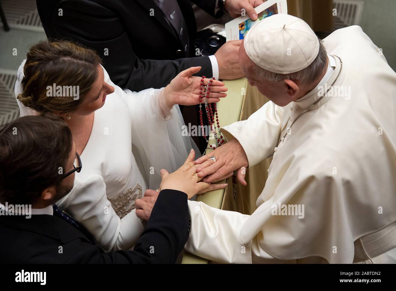 Pope hand gesture hi-res stock photography and images - Alamy