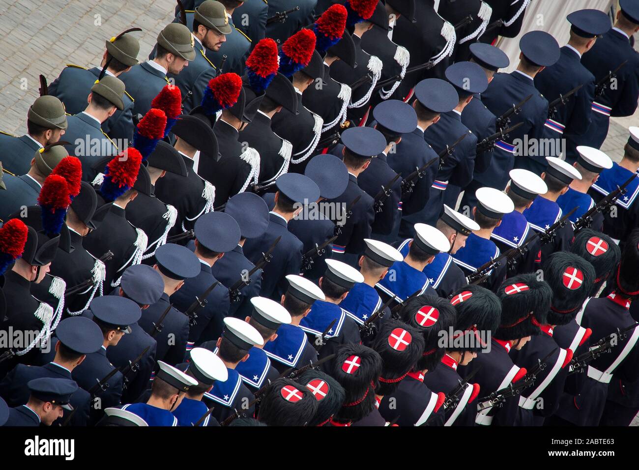 Italian Police during Pope Francis's Easter Holy Mass in St Peter's ...