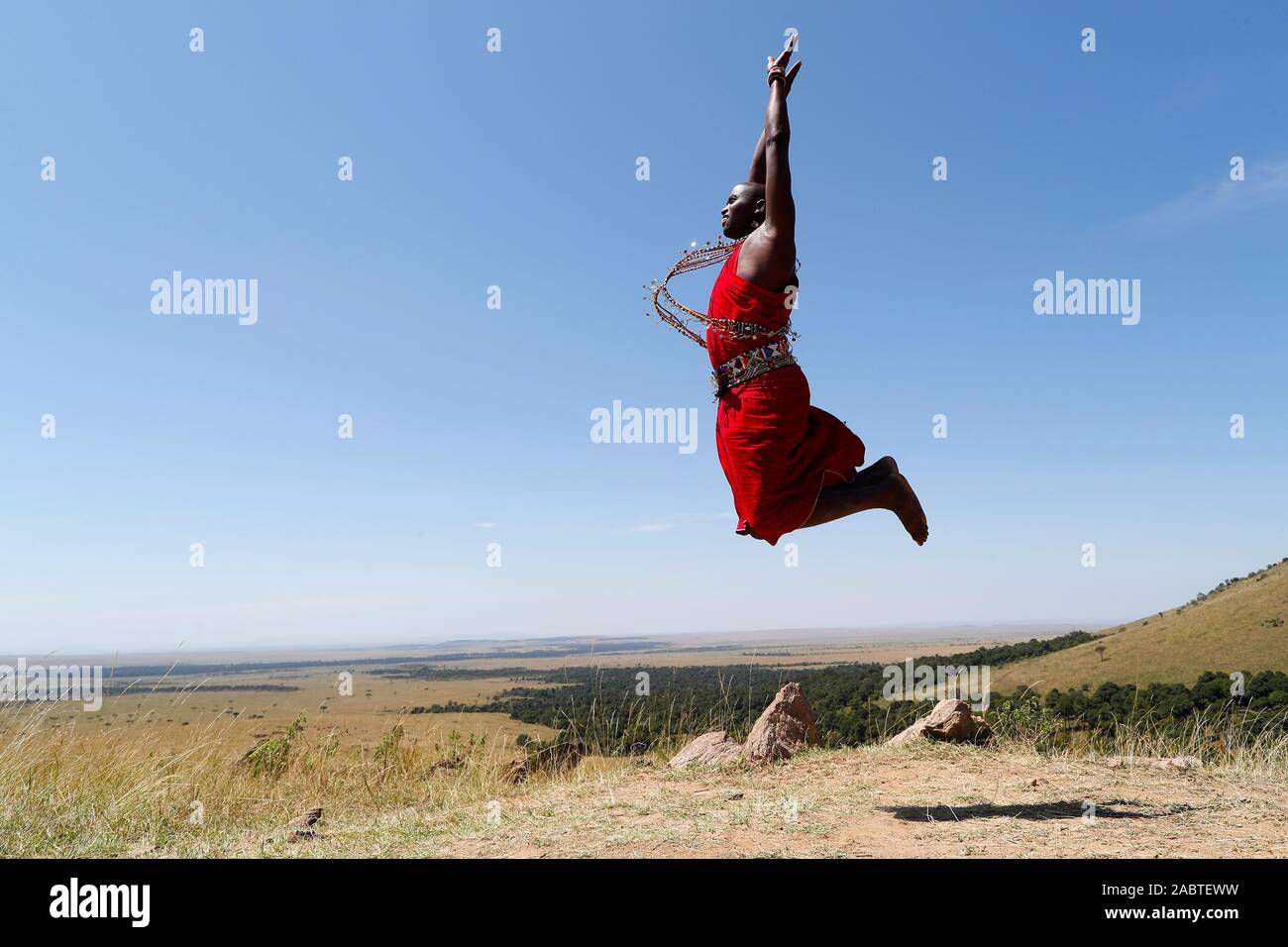 Kenyan traditional dance hi-res stock photography and images - Alamy