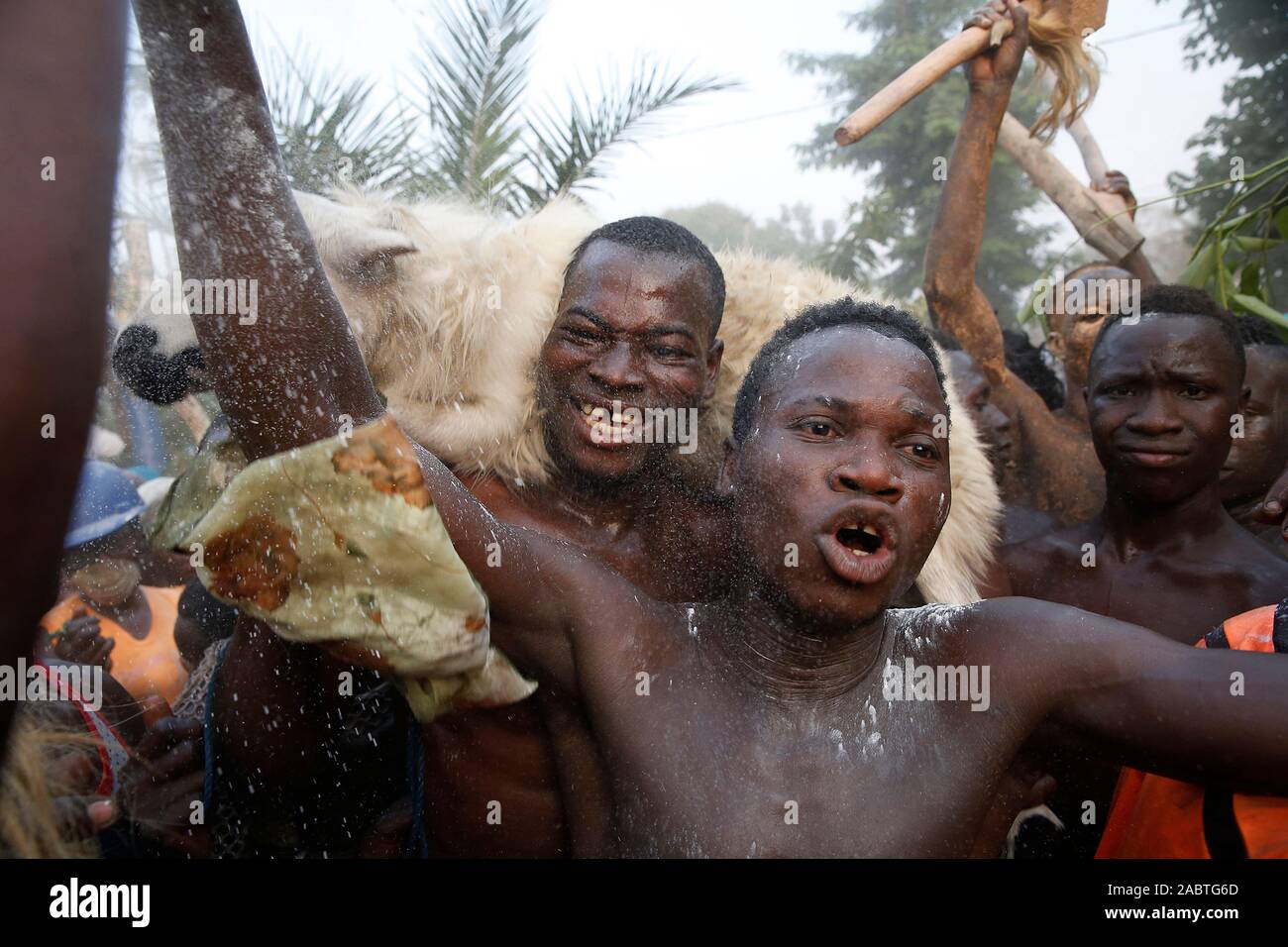 Avec frénésie hi-res stock photography and images - Alamy