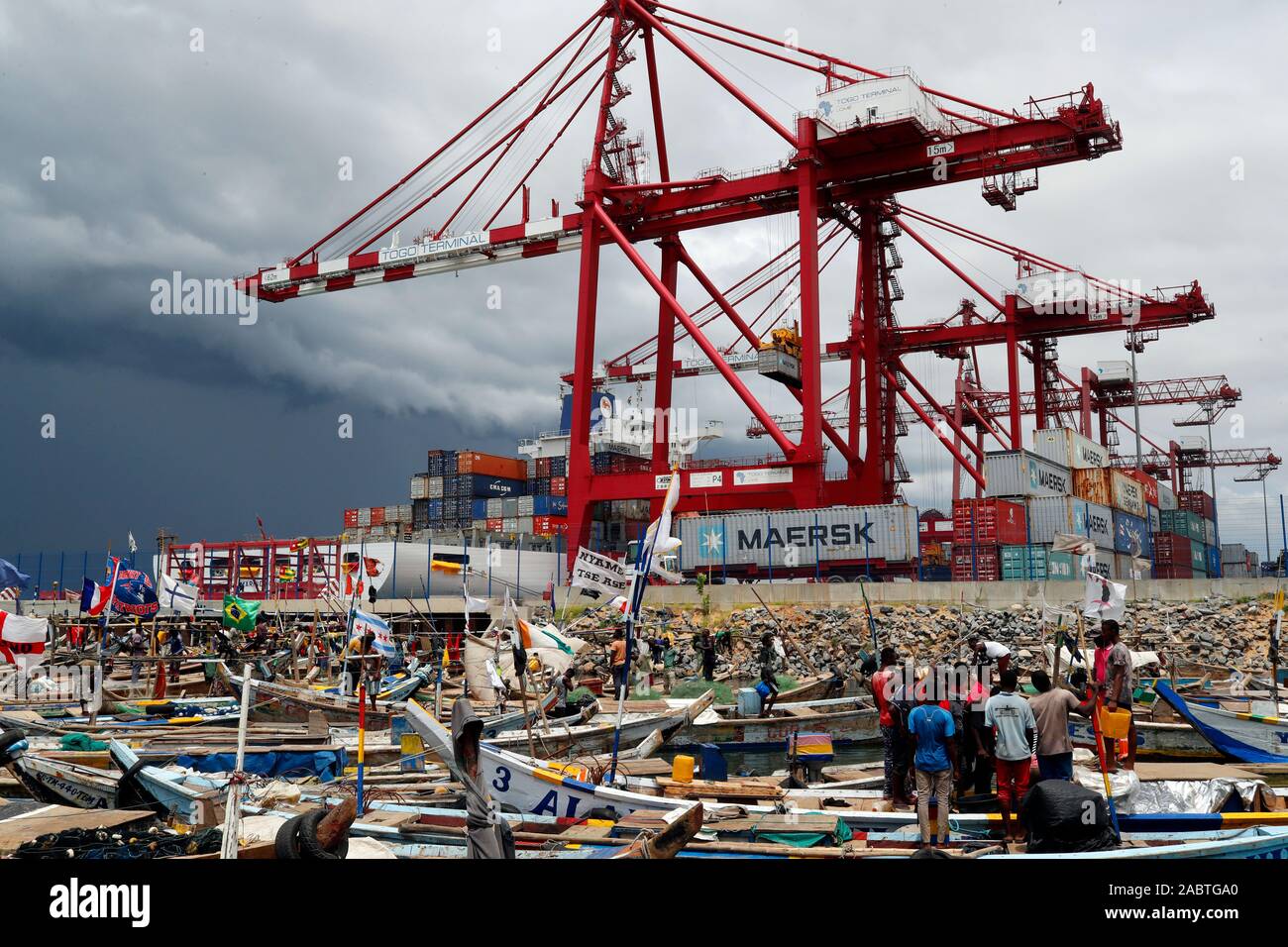 Lome container terminal hi-res stock photography and images - Alamy