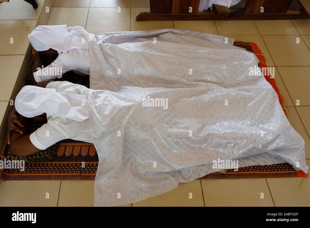 Novice nuns hi-res stock photography and images - Alamy