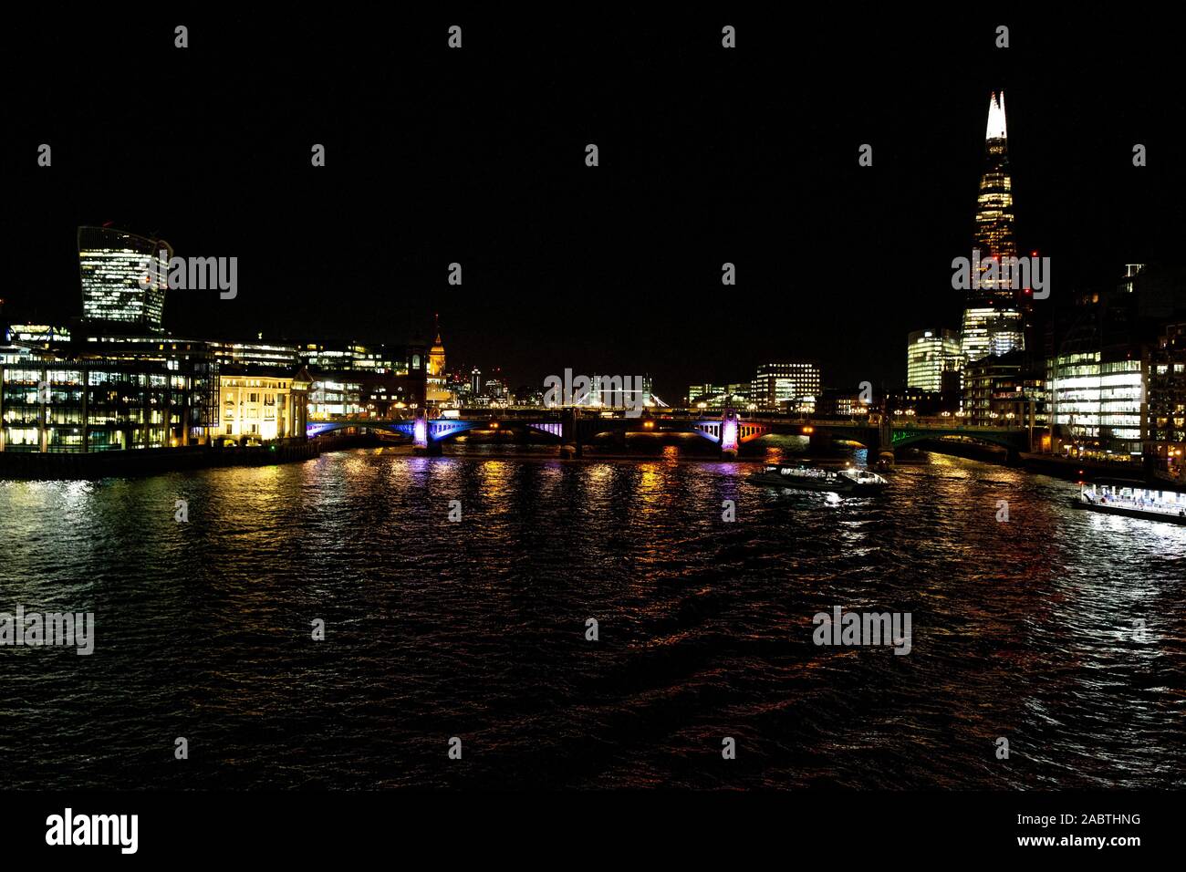 Thames water londres hi-res stock photography and images - Alamy