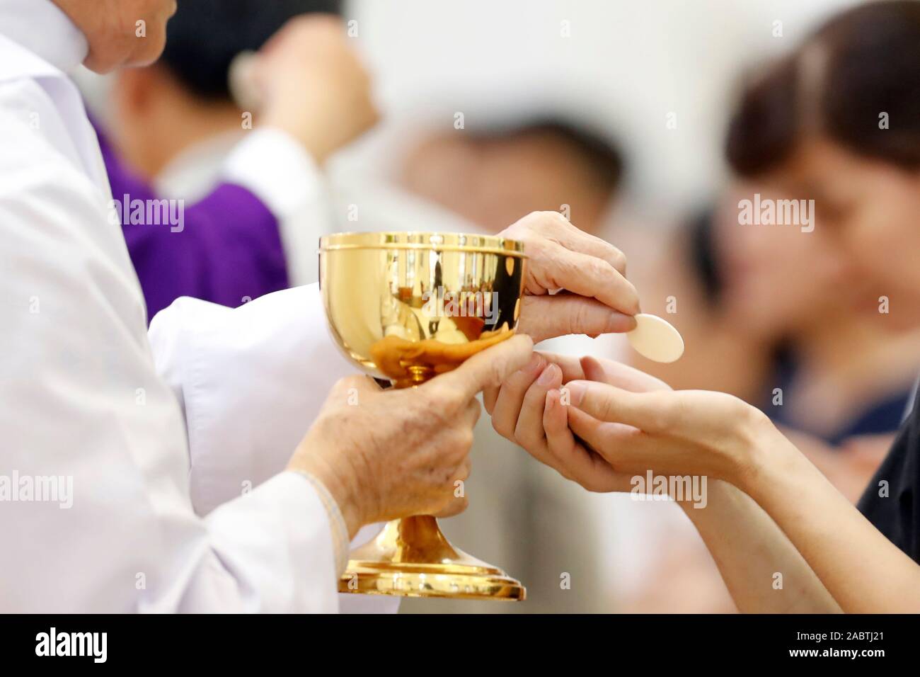 Holy communion hi-res stock photography and images - Alamy
