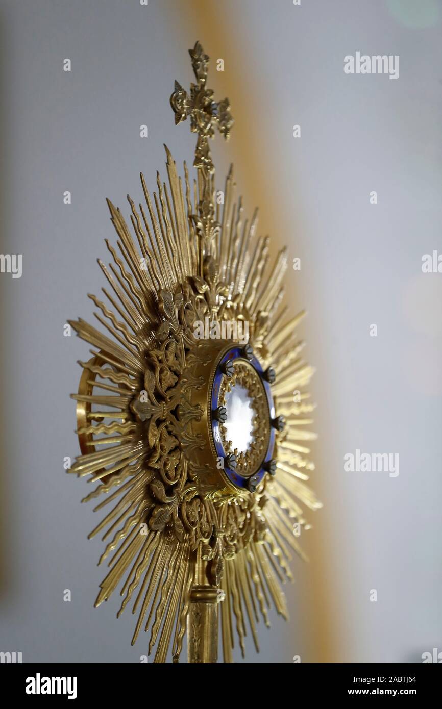 Eucharist Adoration High Resolution Stock Photography and Images - Alamy