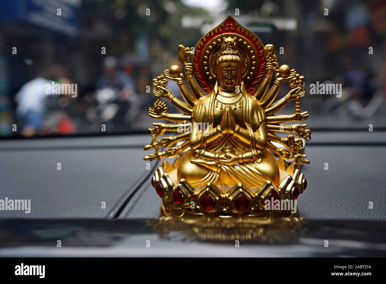 Statue buddha hanoi vietnam hi-res stock photography and images - Alamy