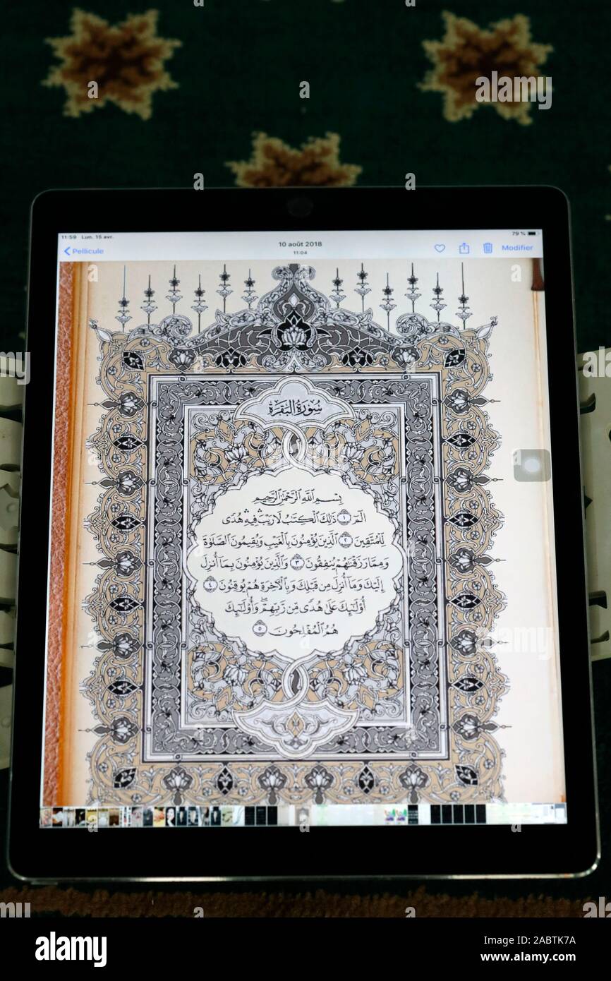 Electronic Quran on a tablet Stock Photo - Alamy