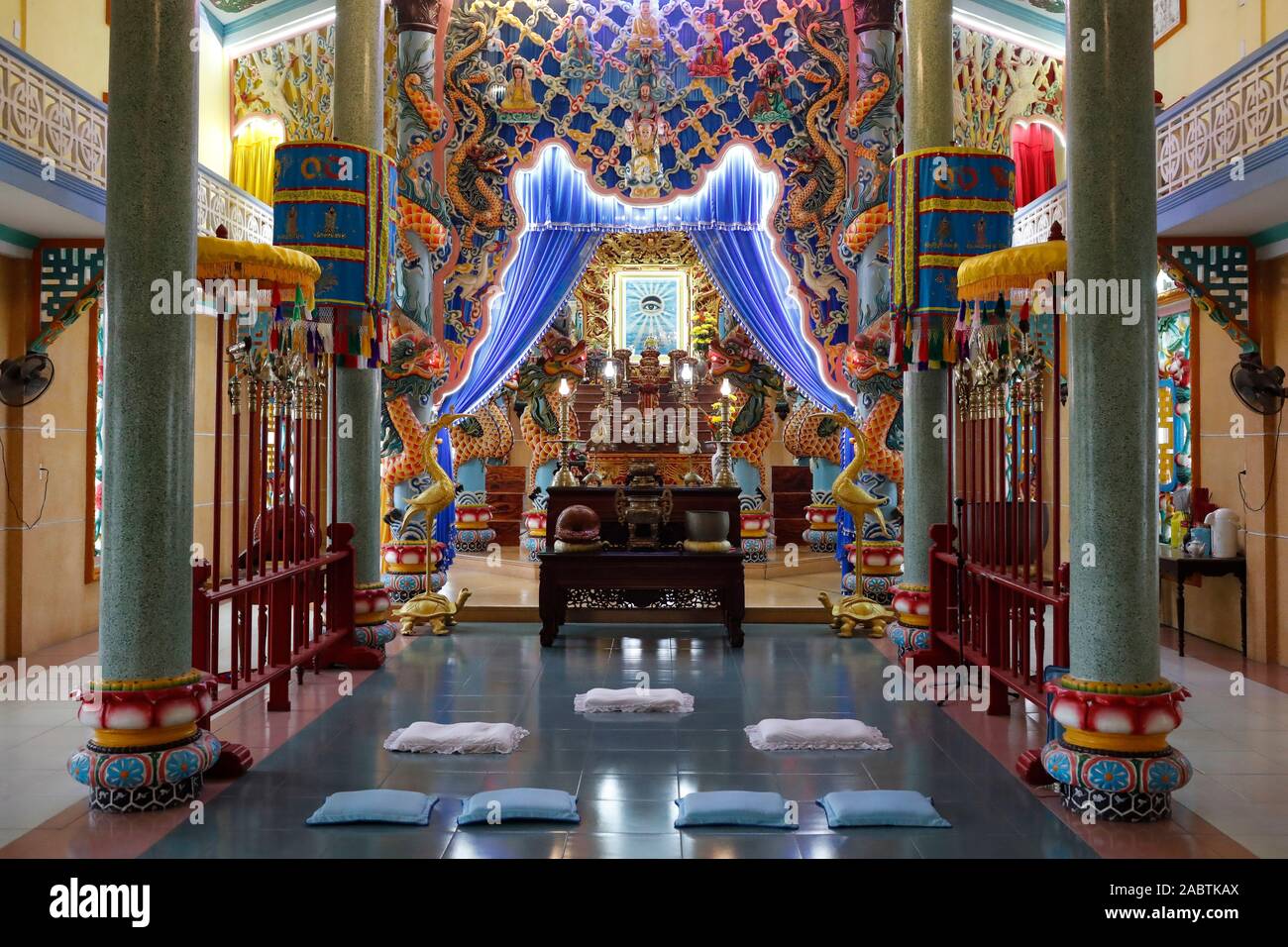 Cao dai temple altar hi-res stock photography and images - Alamy