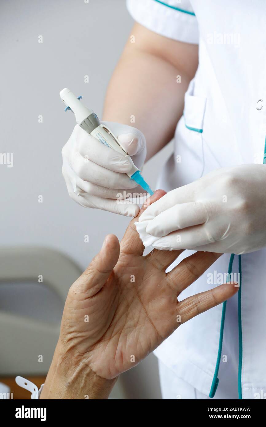 Diabetes nurse hi-res stock photography and images - Alamy