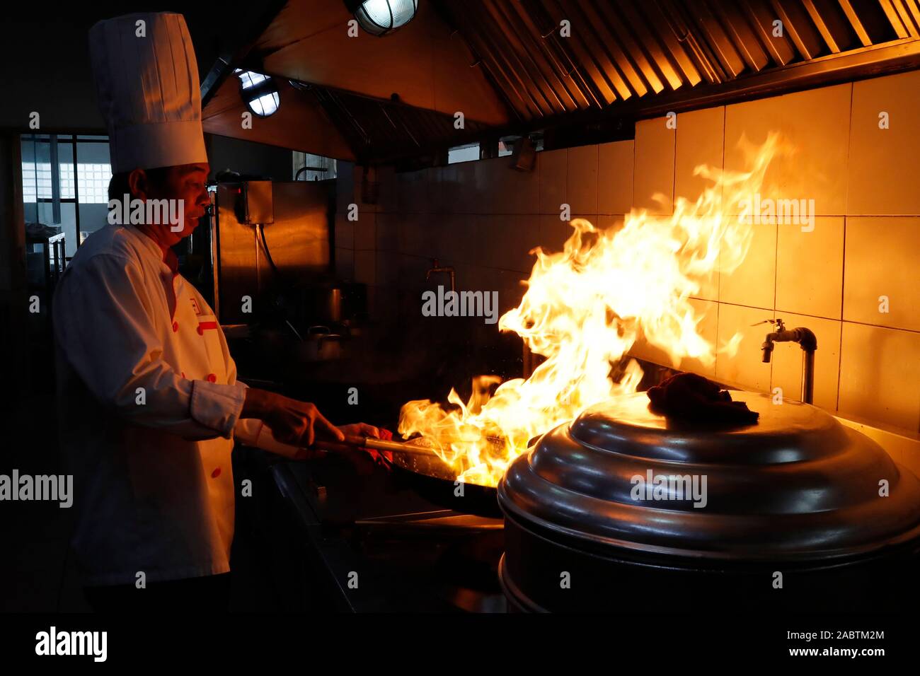 Hospital kitchen hi-res stock photography and images - Alamy