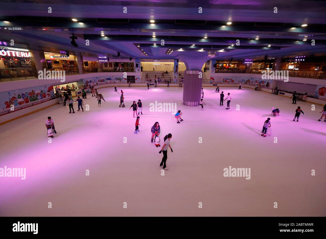 Patin glace hi-res stock photography and images - Alamy