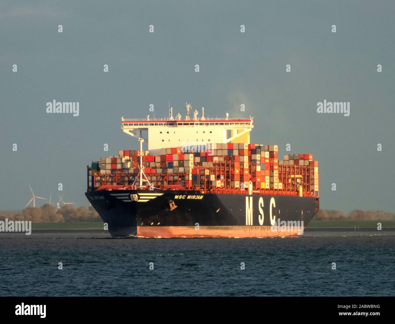 Containerschiff hi-res stock photography and images - Alamy