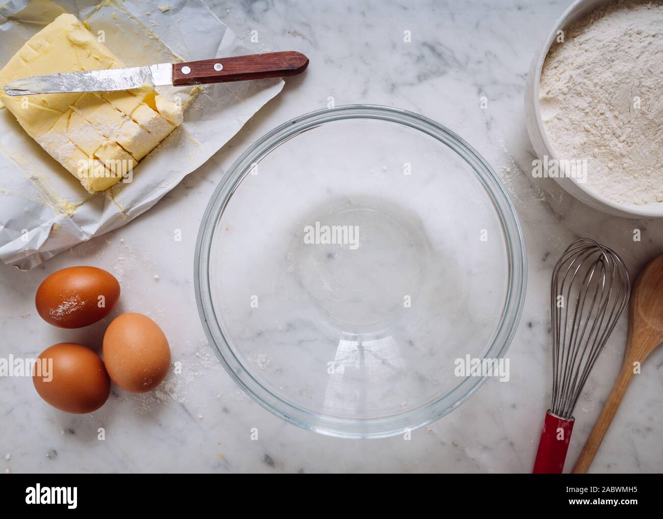 Empty cake bowl hi-res stock photography and images - Alamy
