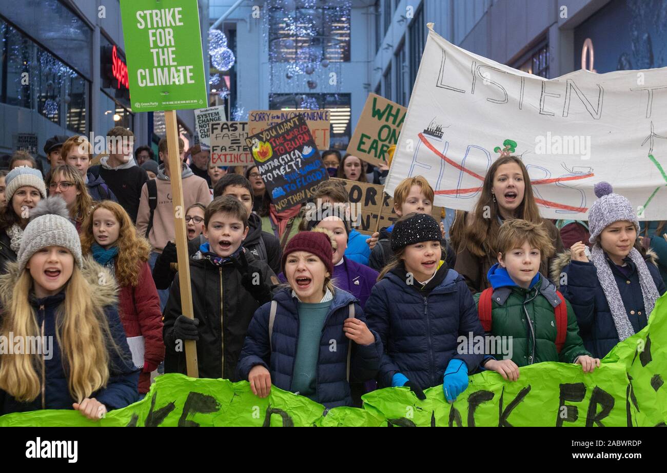 Children march hi-res stock photography and images - Alamy