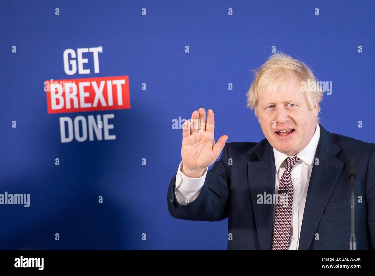 Prime minister boris johnson waves hi-res stock photography and images ...