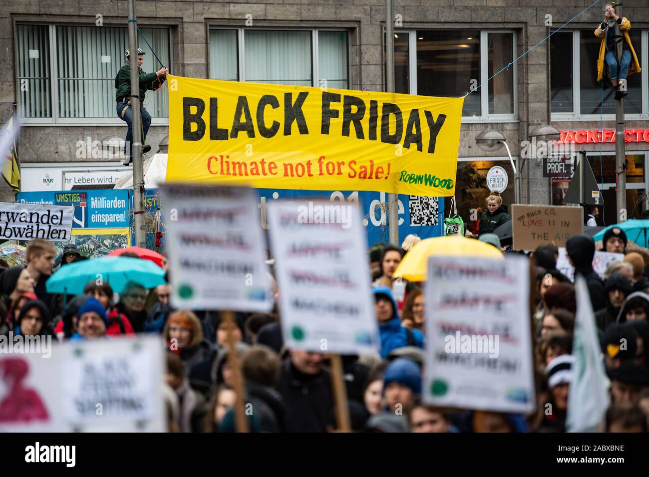 Stuttgart, Germany. 29th Nov, 2019. Fridays for Future demonstrators ...