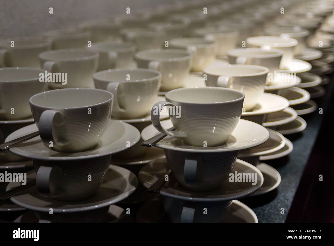 Empty cups hi-res stock photography and images - Alamy