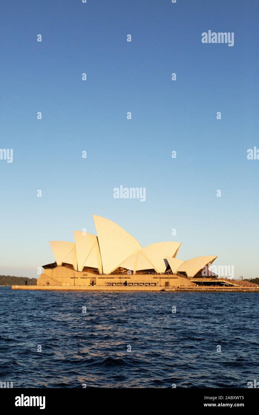 Sydney opera house sunset hi-res stock photography and images - Alamy