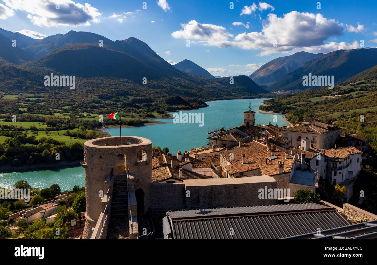 Lake Barrea seen from the village of the same name Stock Photo - Alamy