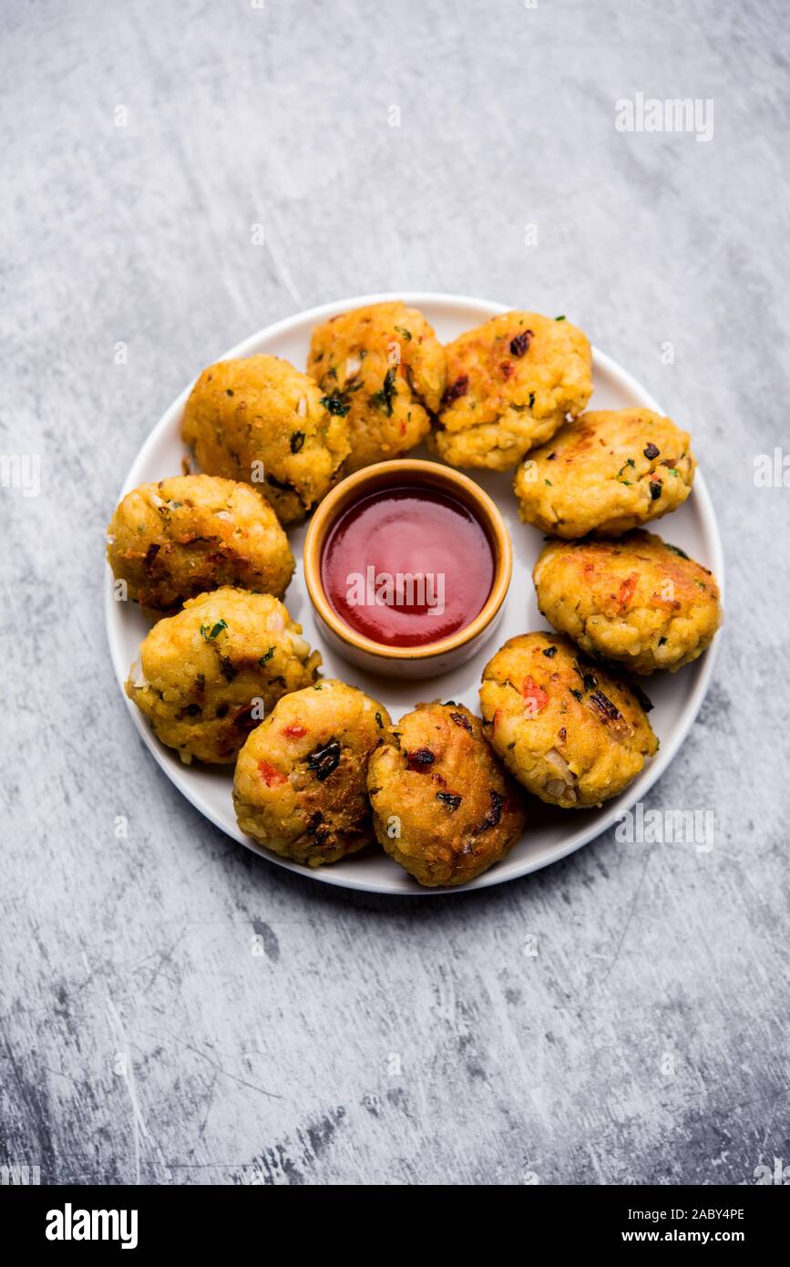 Poha chutney hi-res stock photography and images - Alamy
