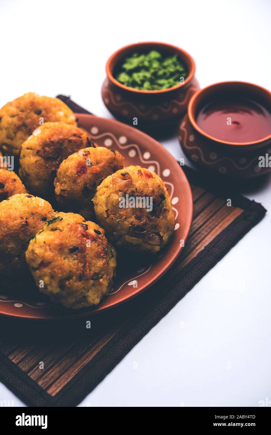 Poha chutney hi-res stock photography and images - Alamy