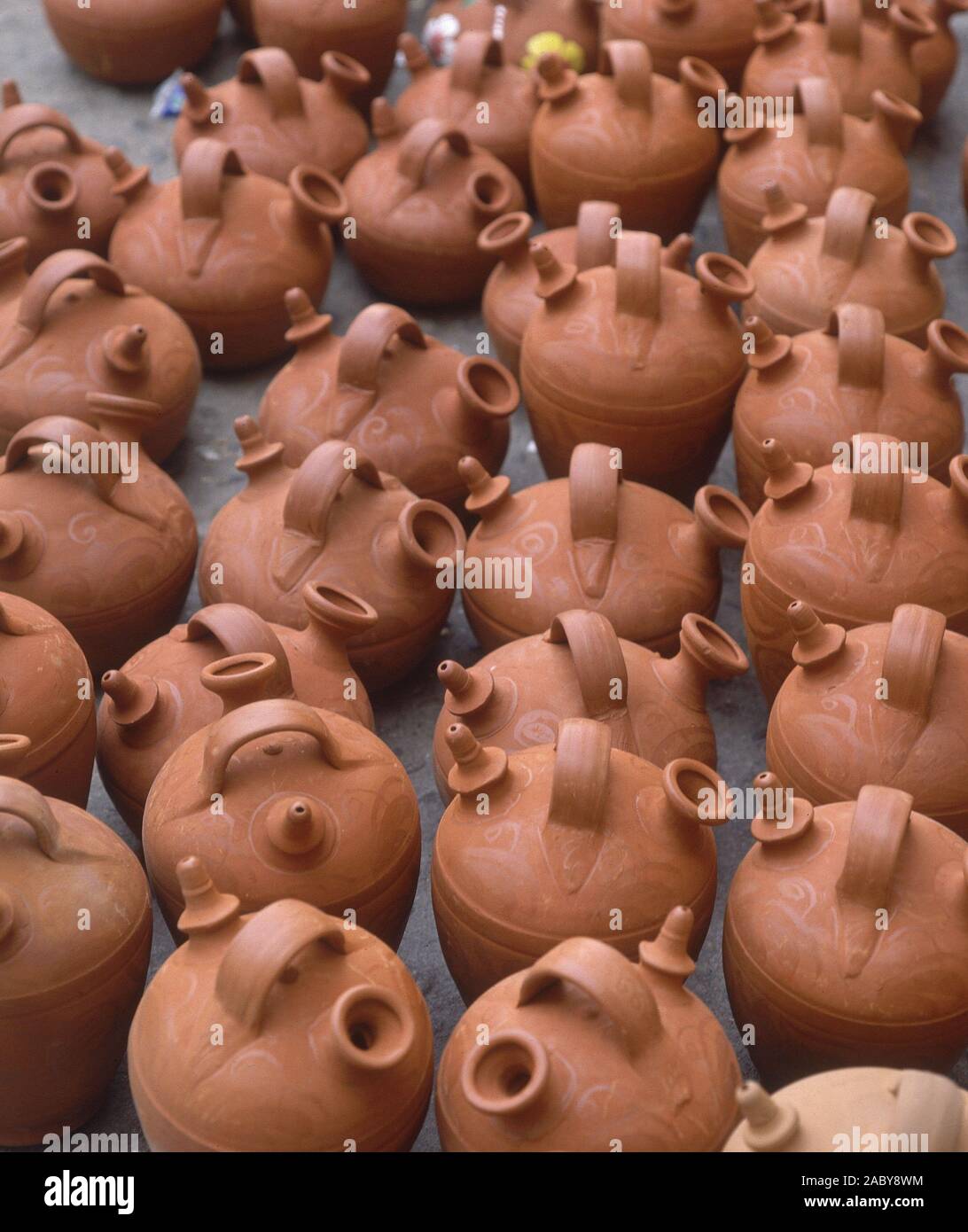 CERAMICA POPULAR. Location: EXTERIOR. Plasencia. CACERES. SPAIN Stock ...