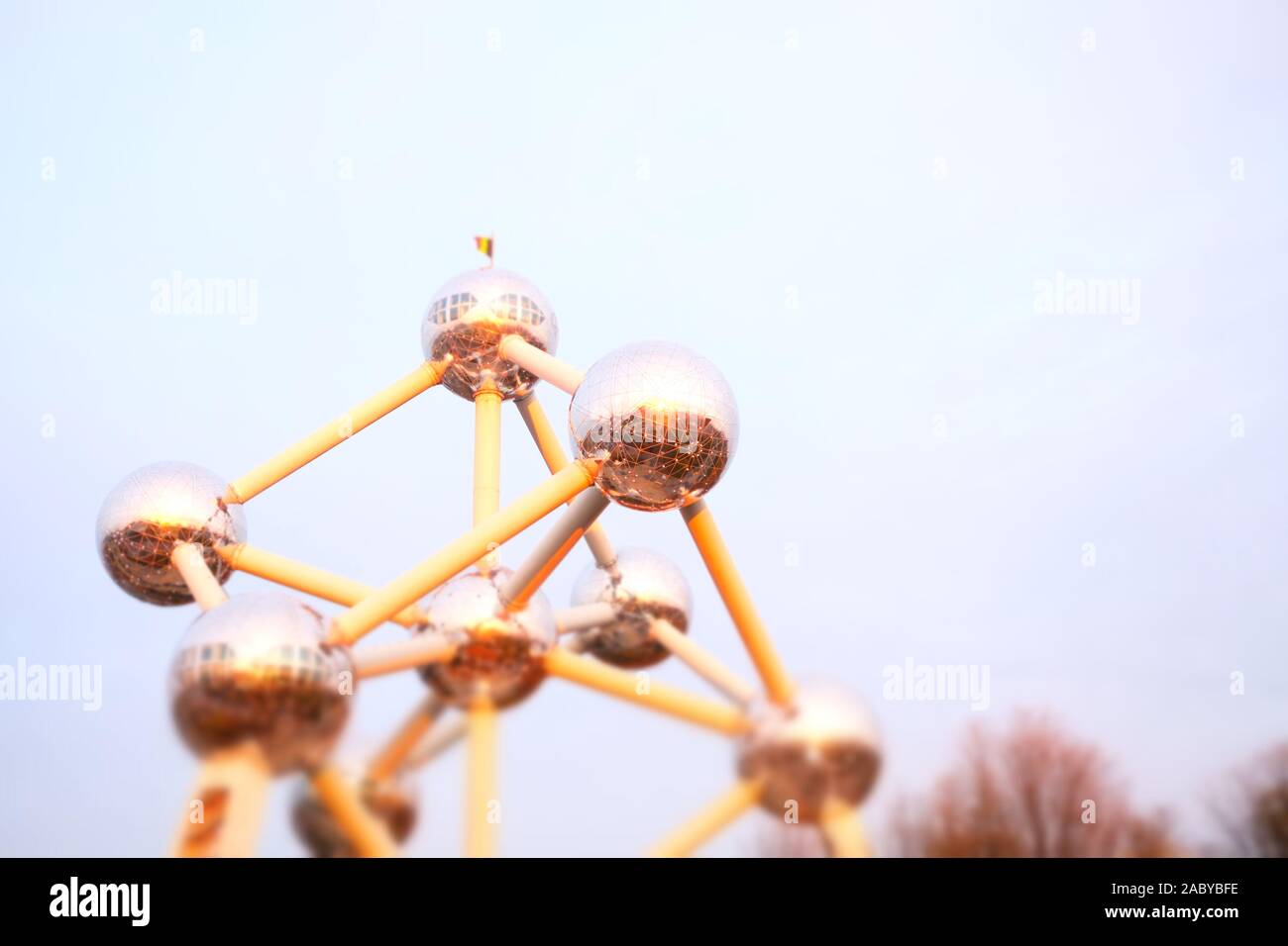 The atomium close up view hi-res stock photography and images - Alamy