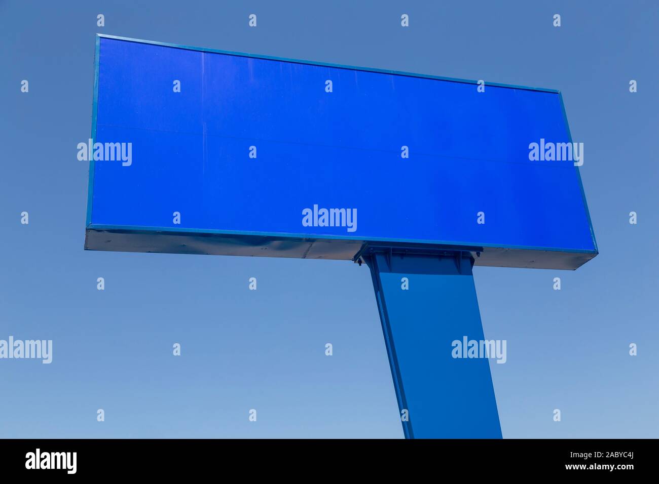 Large outdoor advertising structure hi-res stock photography and images ...