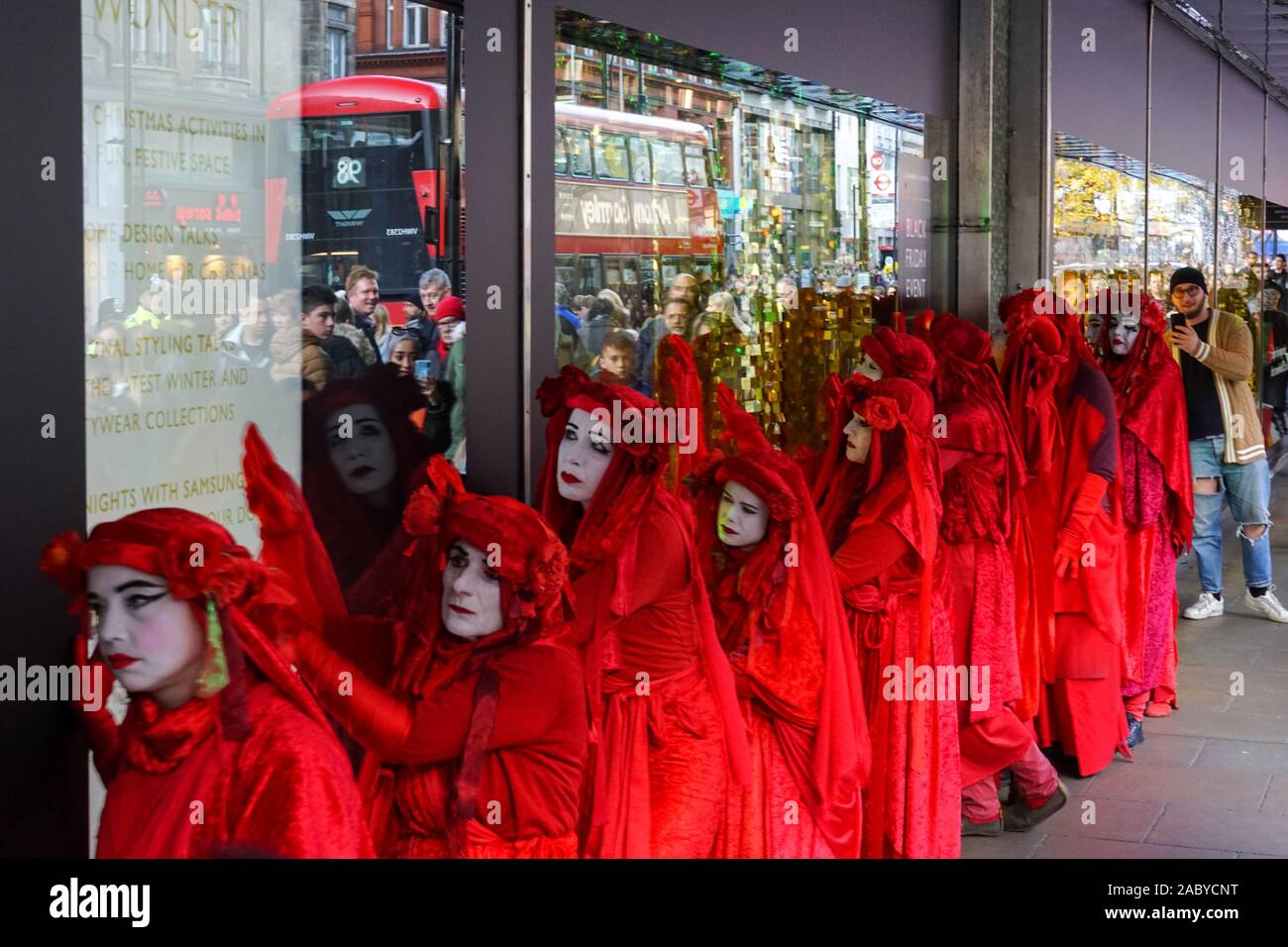 Xr women in red hi-res stock photography and images - Alamy