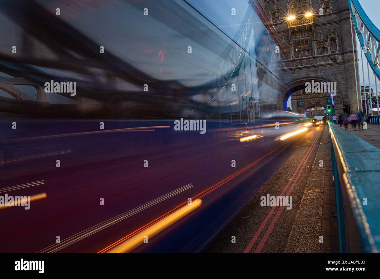 Bridge reflected on bus hi-res stock photography and images - Alamy