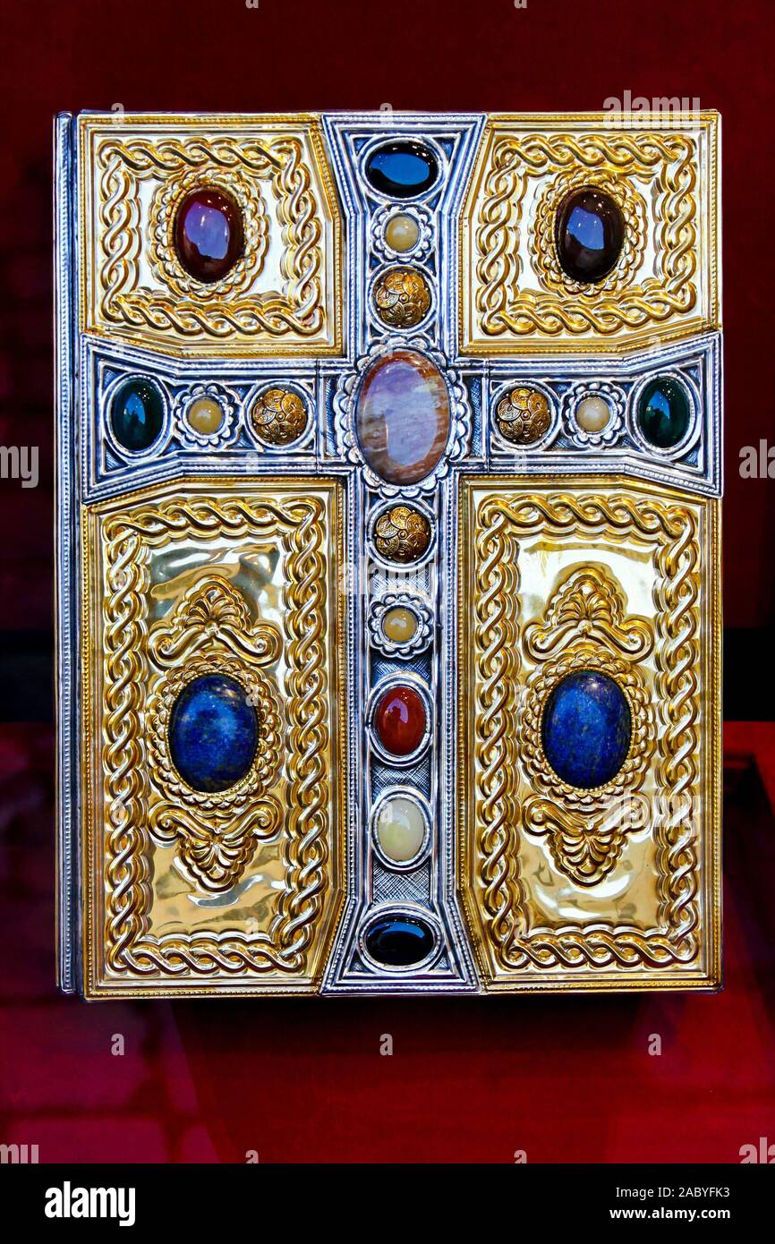 Holy Bible book in gold with cross and diamonds Stock Photo - Alamy