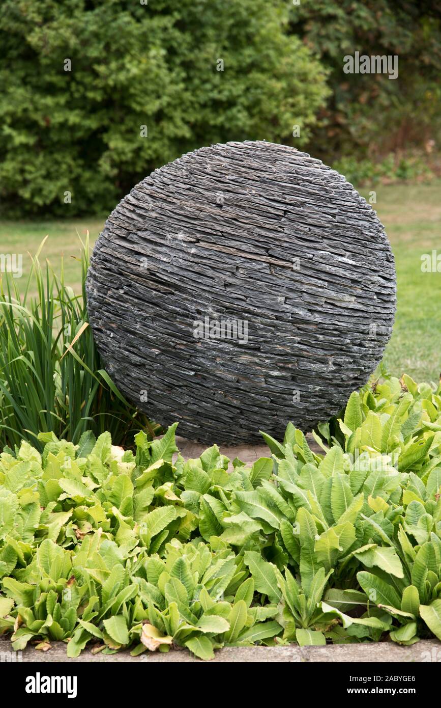 Stone landscaping structure Stock Photo - Alamy