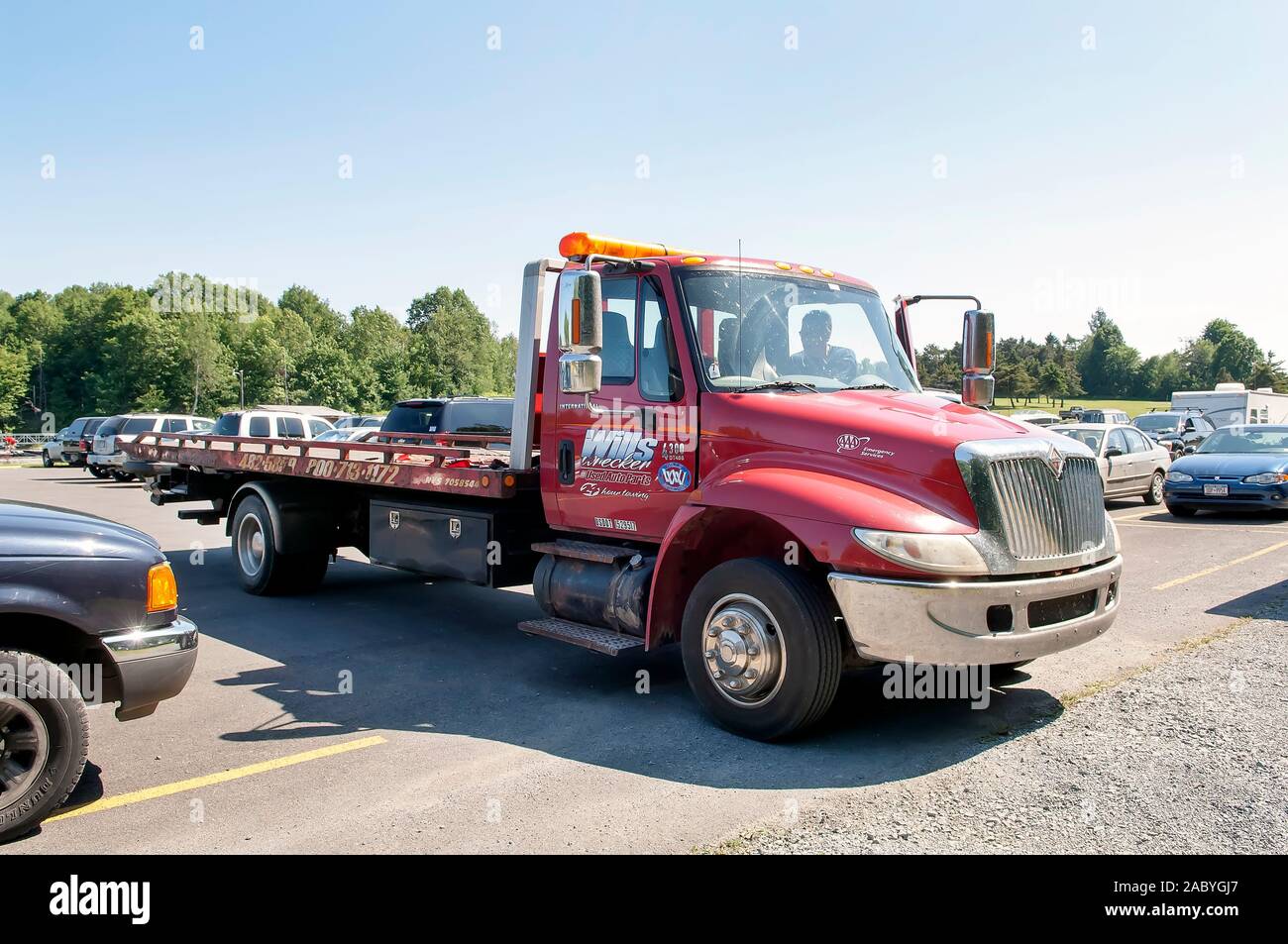 Breakers truck hi-res stock photography and images - Alamy