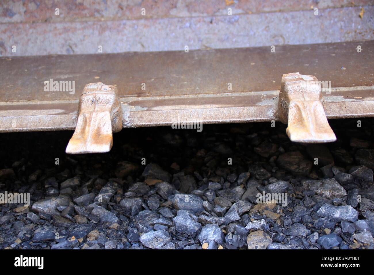 Teeth on a bucket on a wheel loader Stock Photo - Alamy