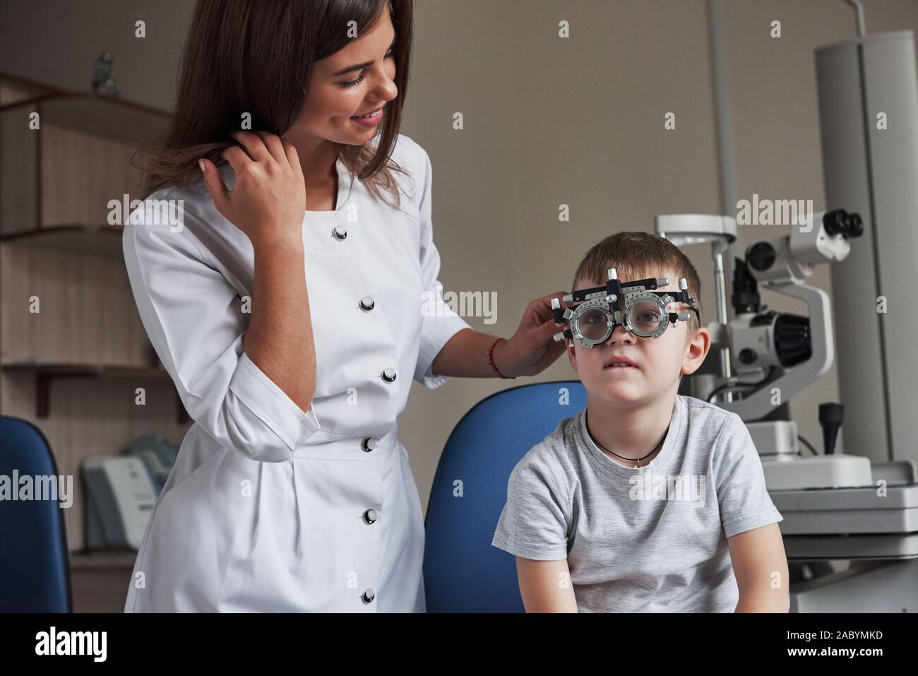 Eye test woman child hi-res stock photography and images - Alamy