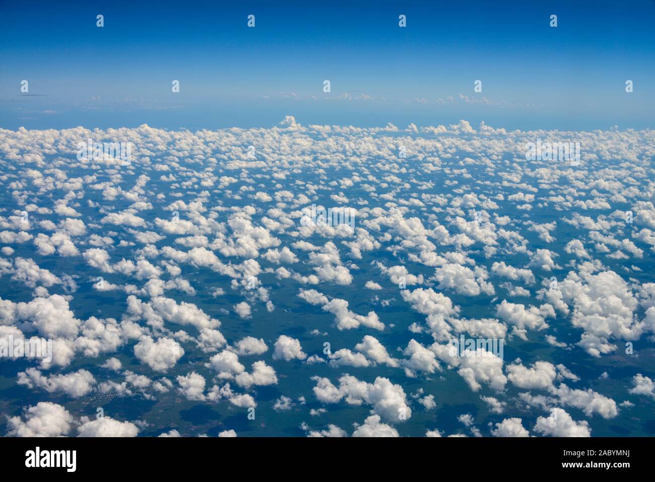Altocumulus wolke hi-res stock photography and images - Alamy