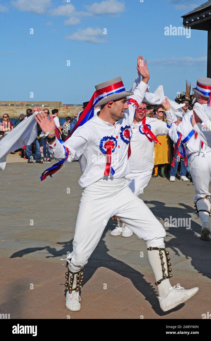 Cotswold morris dancers hi-res stock photography and images - Alamy