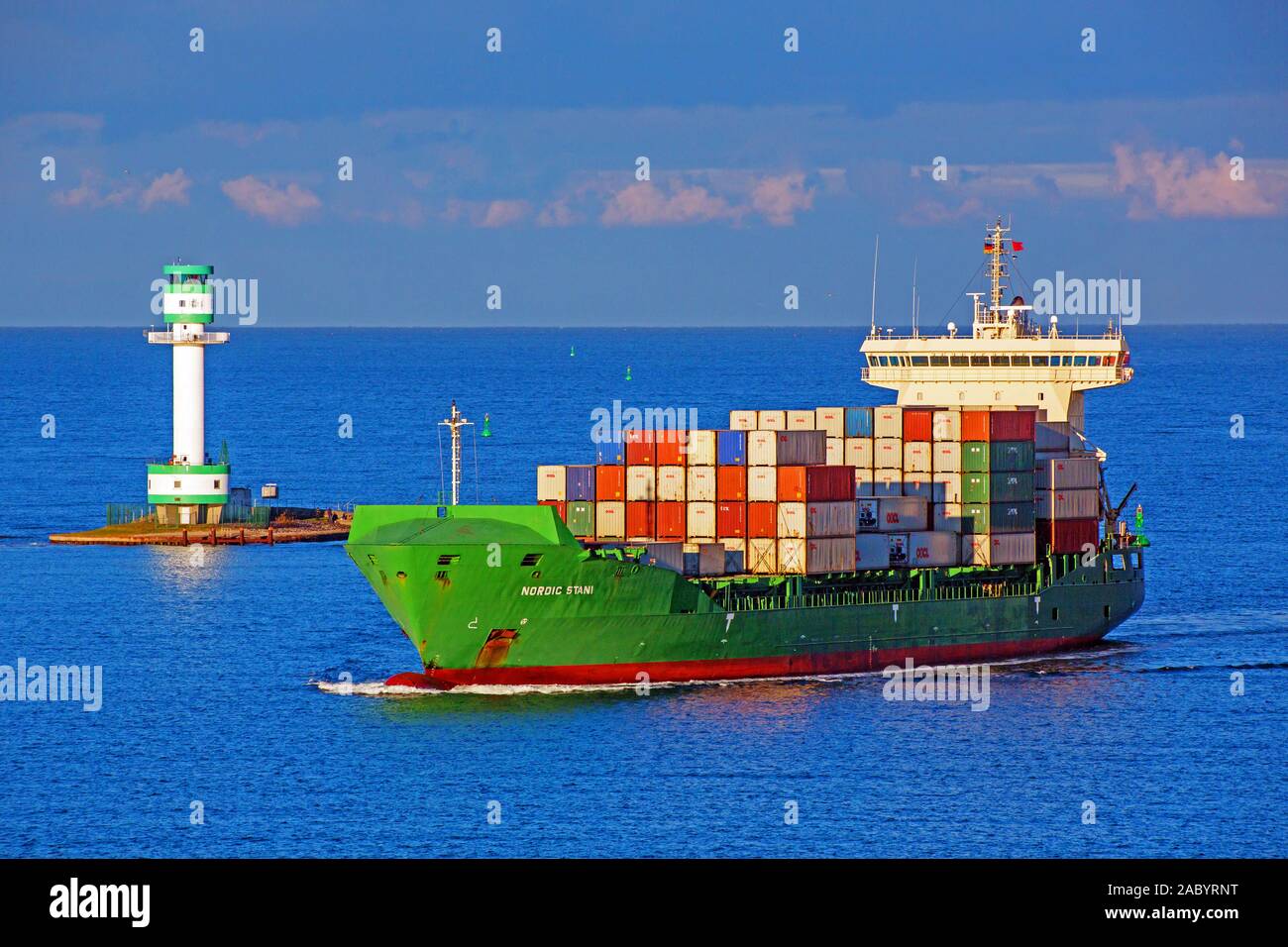 Container schiffe hi-res stock photography and images - Alamy