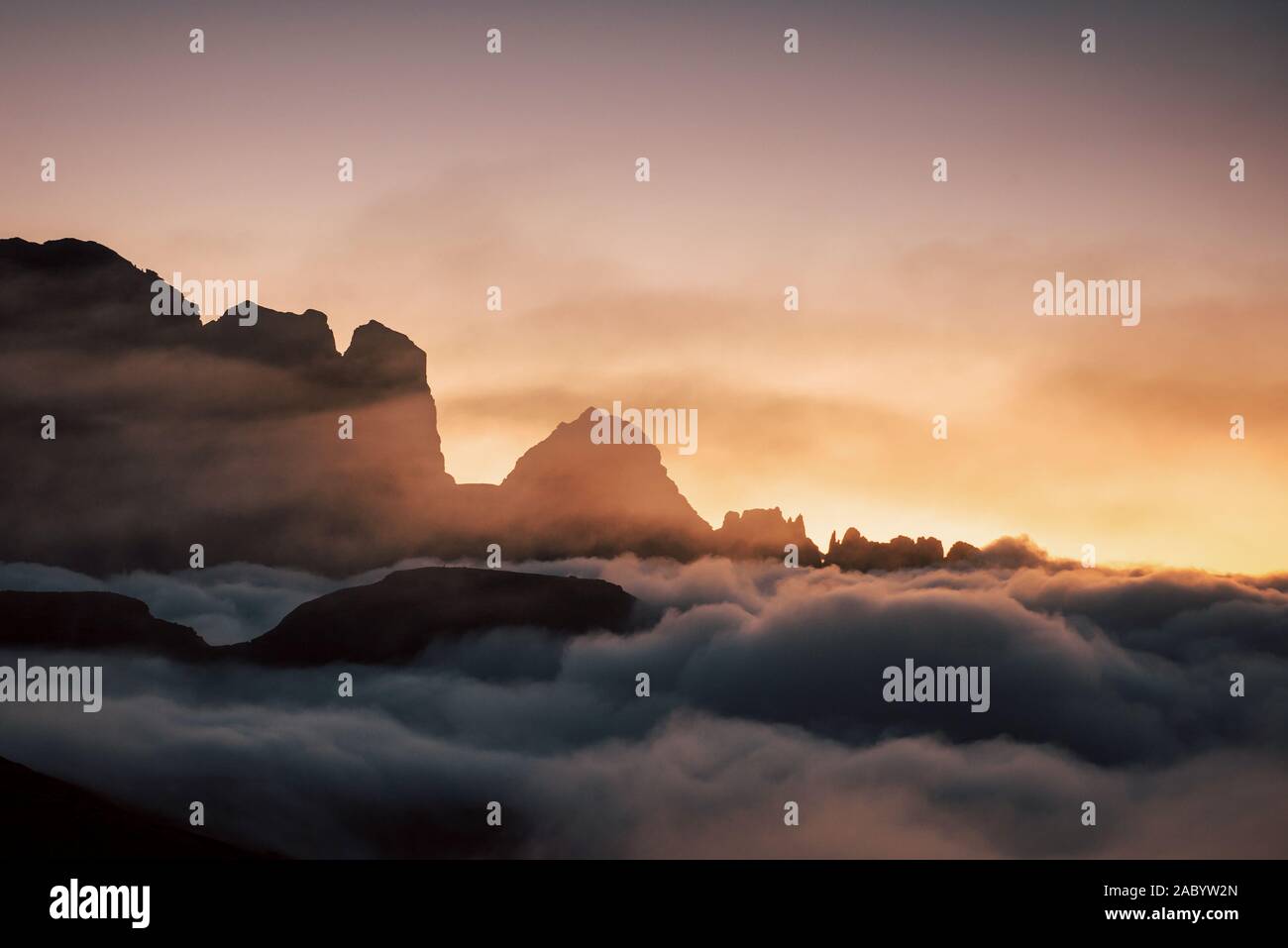 Hard to see through fog hi-res stock photography and images - Alamy