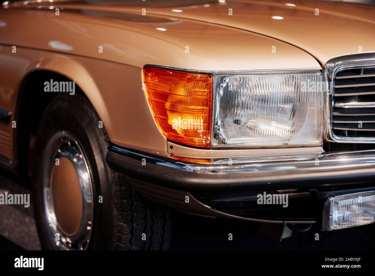 Beige car hi-res stock photography and images - Alamy