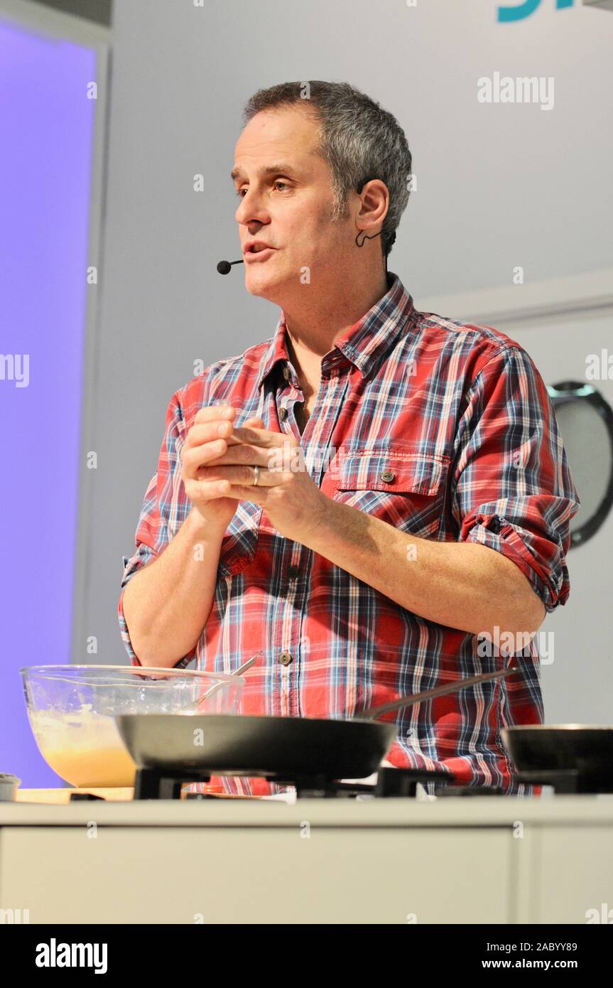 Phil vickery, chef hi-res stock photography and images - Alamy