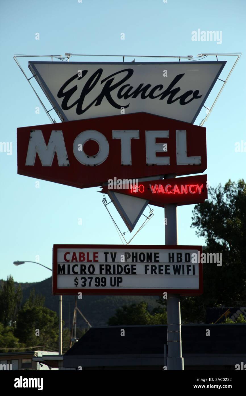Broken neon sign motel hi-res stock photography and images - Alamy