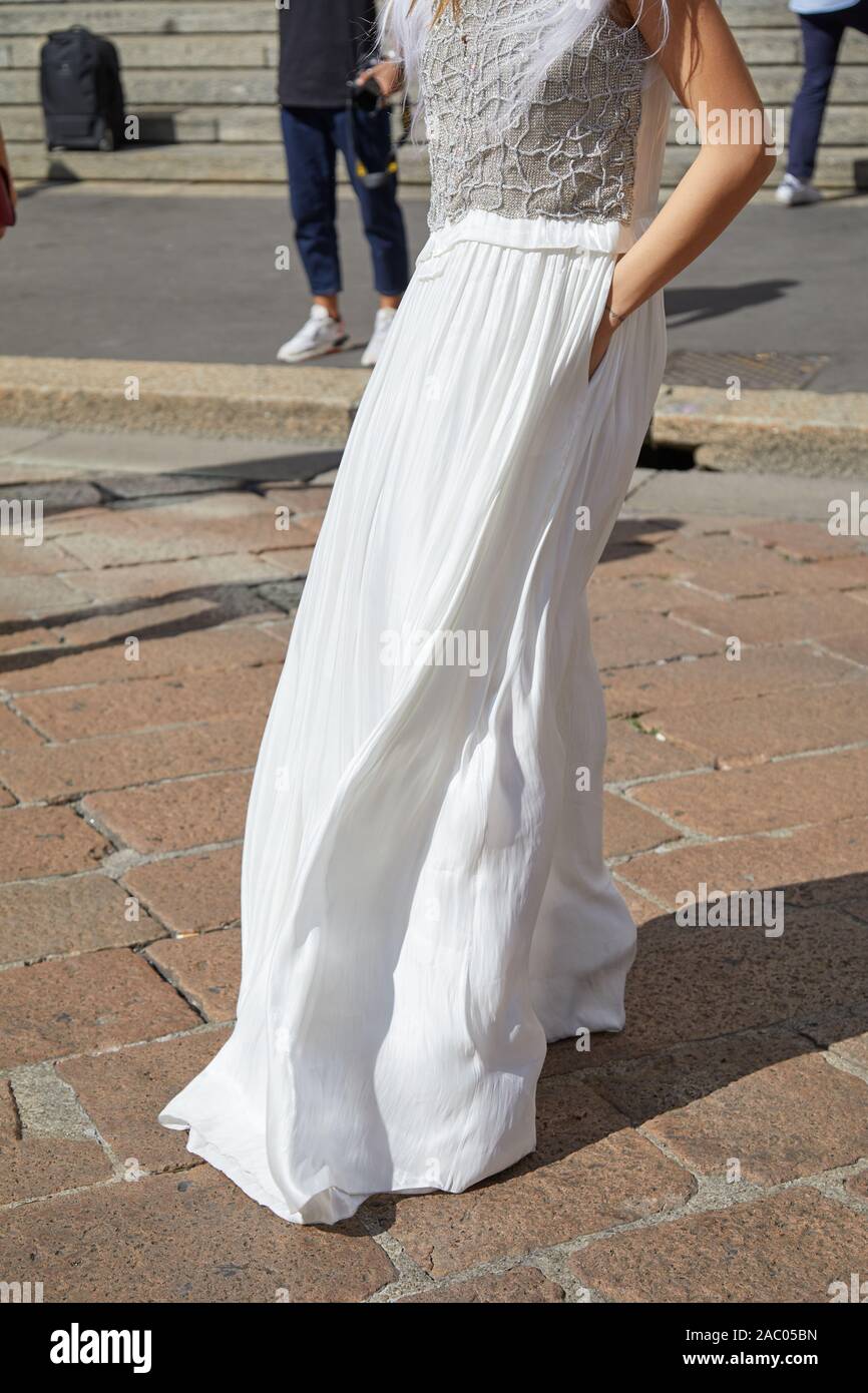 Skirt with wind hi-res stock photography and images - Alamy