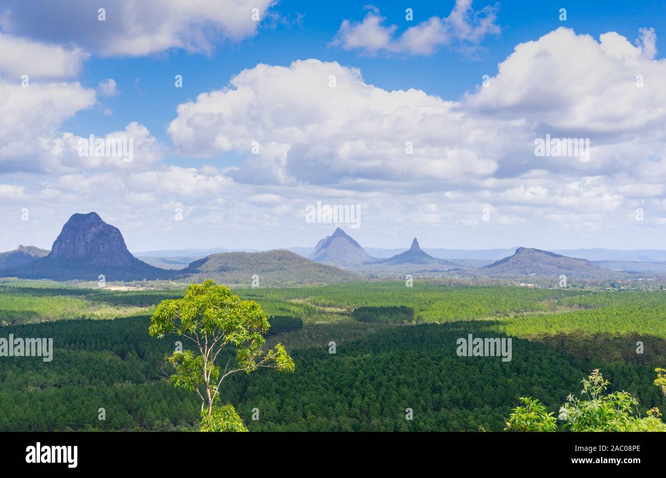 Australian lanscape across flat expansive Queensland from Wild Horse ...