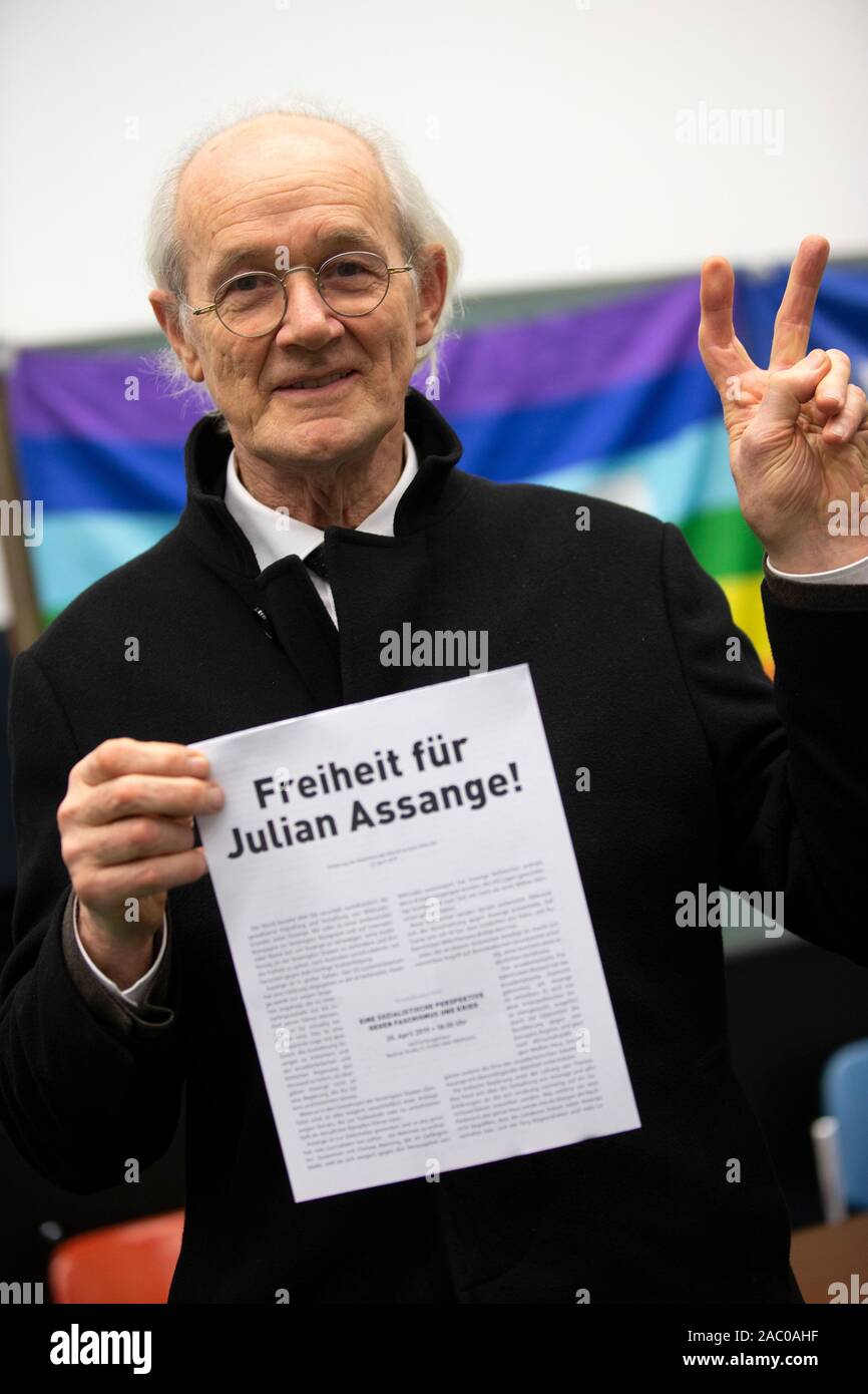 Cologne, Germany. 29th Nov, 2019. John Shipton, father of Wikileaks ...